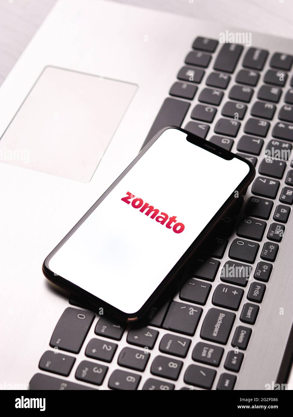 Zomato logo hi-res stock photography and images - Alamy