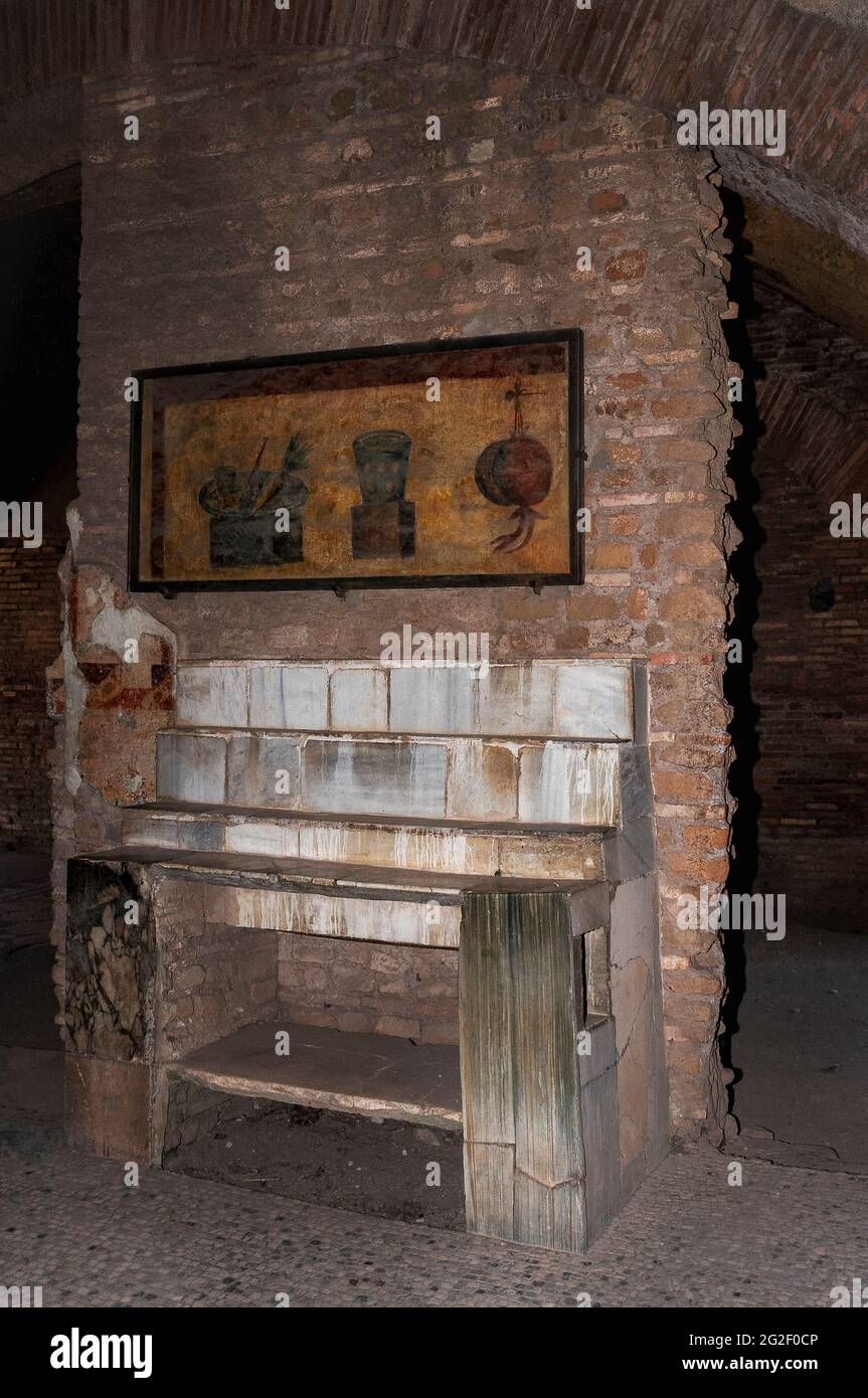 Ancient roman takeaways hi-res stock photography and images - Alamy