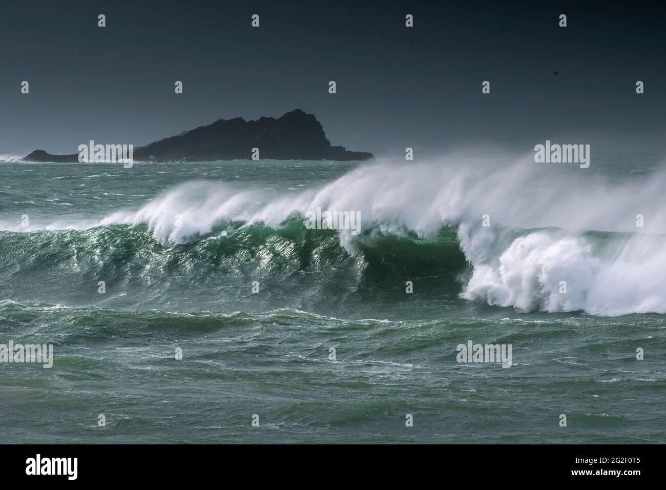 Windy weather high waves breaking hi-res stock photography and images ...