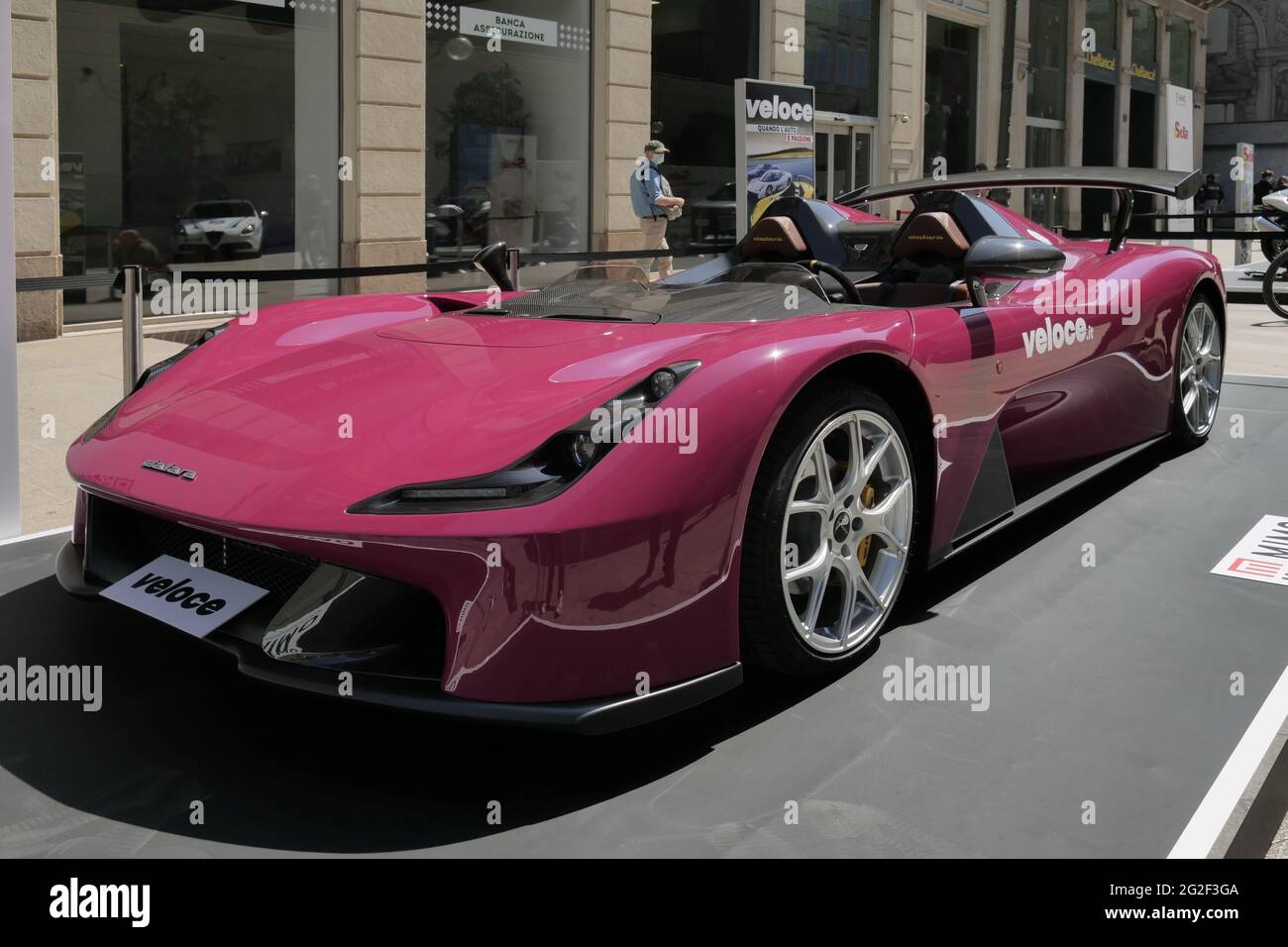 Autosalon hi-res stock photography and images - Alamy