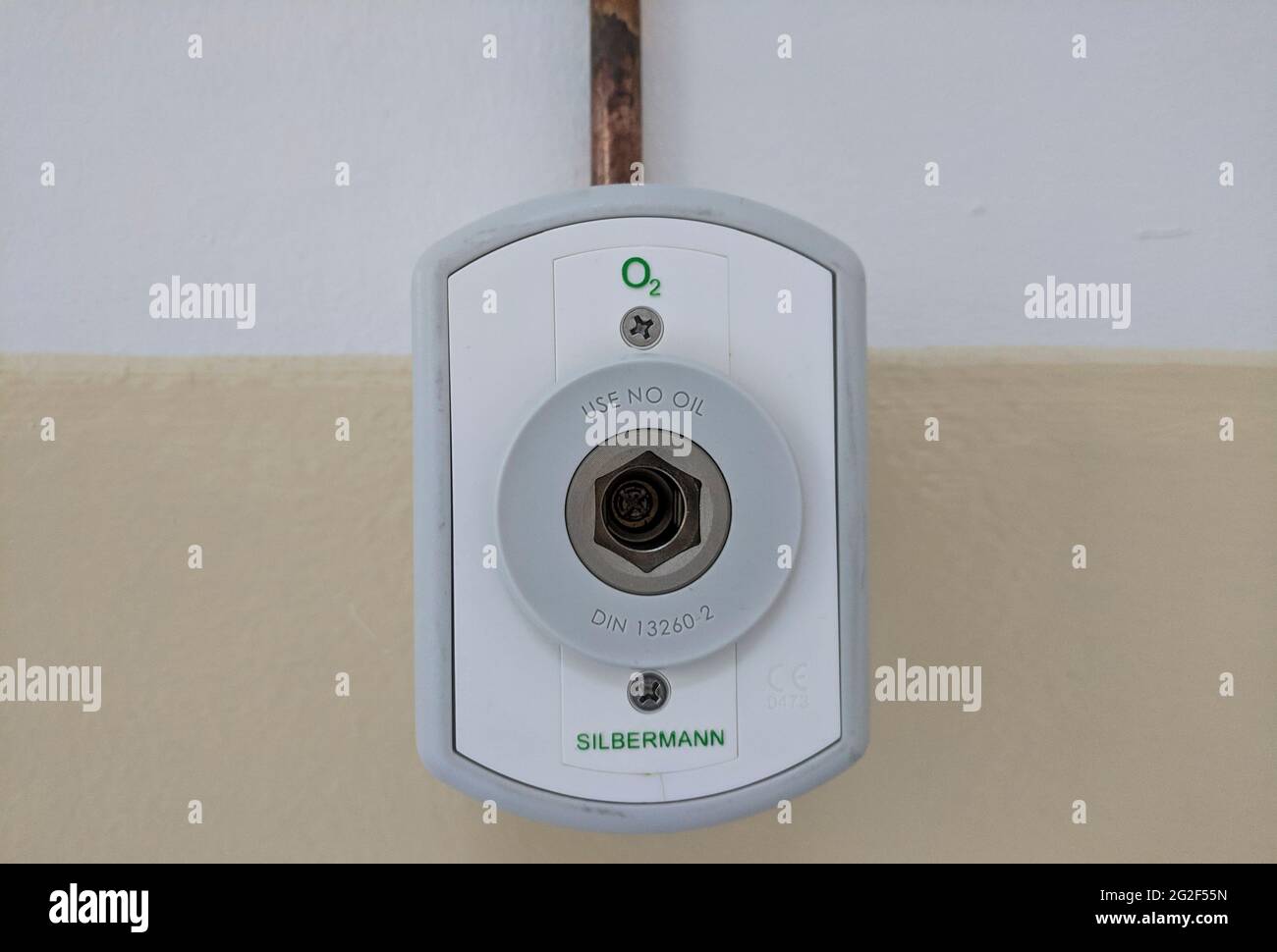 Medical facility security control room hi-res stock photography and ...