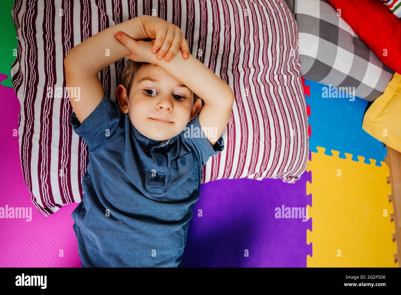 Little boy sleeping while nap time at the kindergarten Stock Photo - Alamy