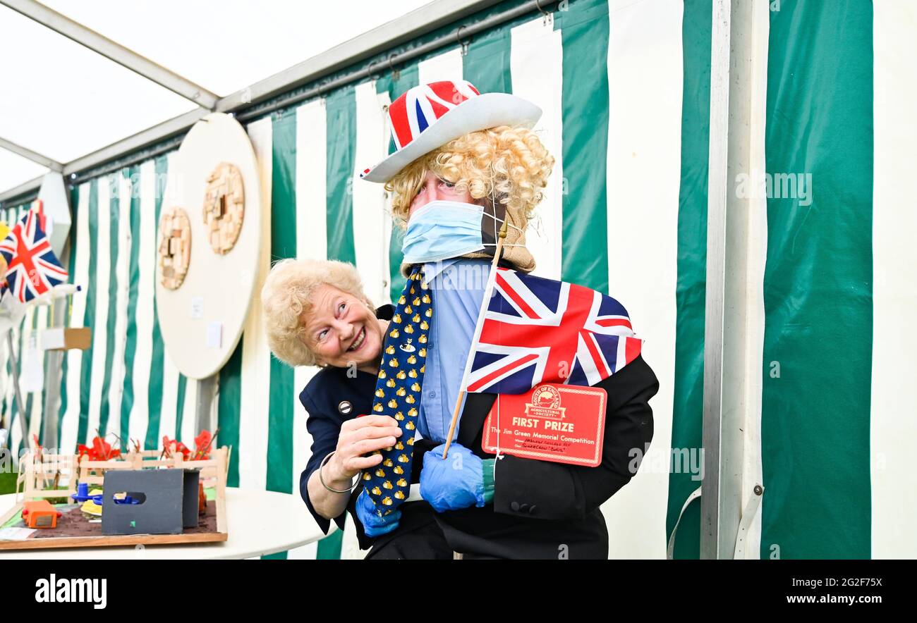 Boris johnson the english flag 2021 hi-res stock photography and images ...