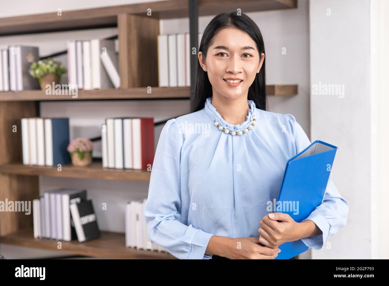 Business women office secretary hi-res stock photography and images - Alamy