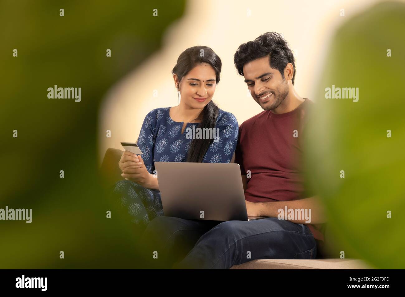 Happy transaction hi-res stock photography and images - Alamy