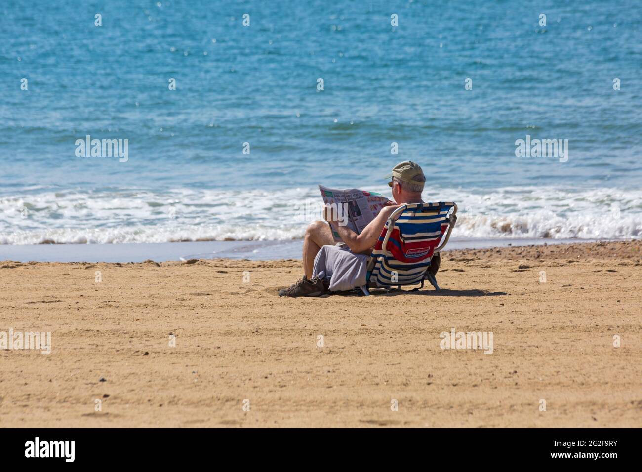 Daily mail newspaper hi-res stock photography and images - Alamy