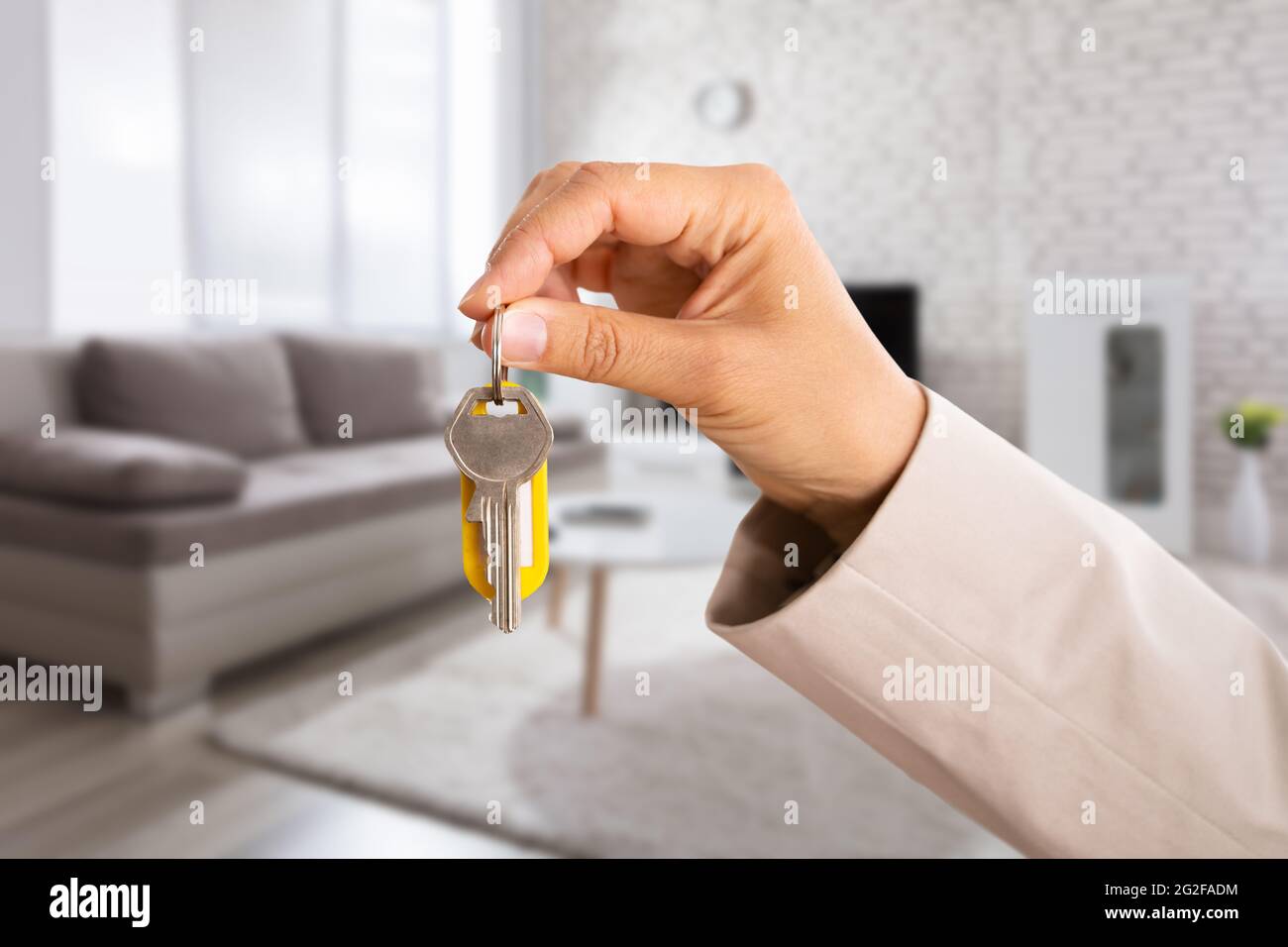 Buying house and women hi-res stock photography and images - Alamy