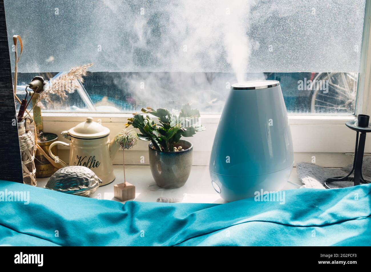 Random objects hi-res stock photography and images - Alamy