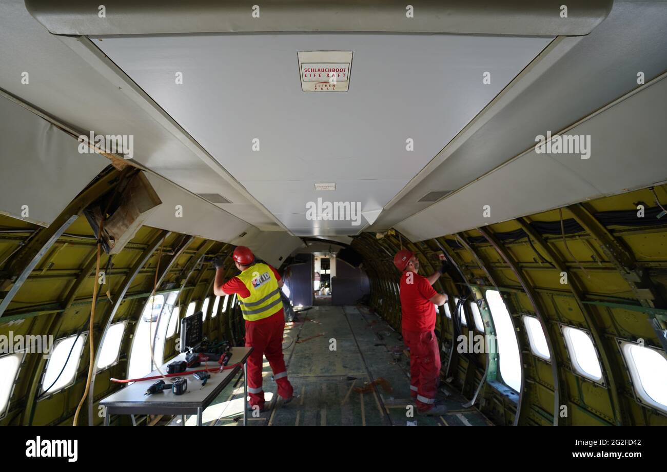 11 June 2021, Hamburg: "Inflatable. Life Raft" is written on a sign in ...