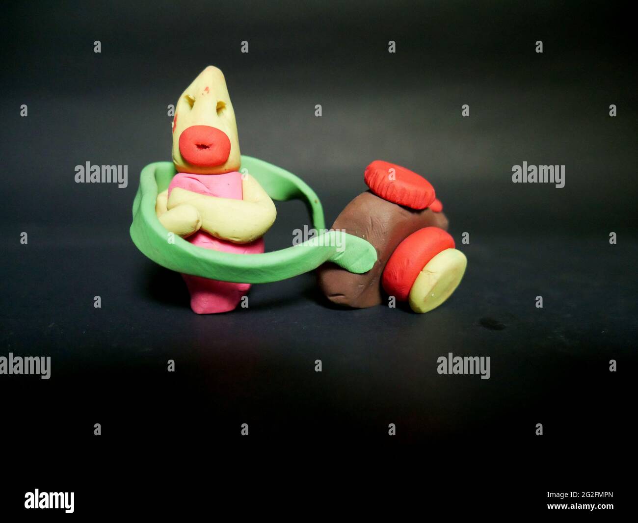 Photographer cartoon clay with camera presenting amazing concept Stock ...