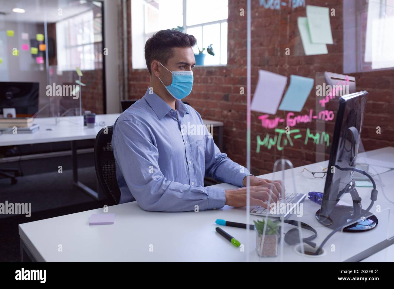 Screen of computer hi-res stock photography and images - Alamy