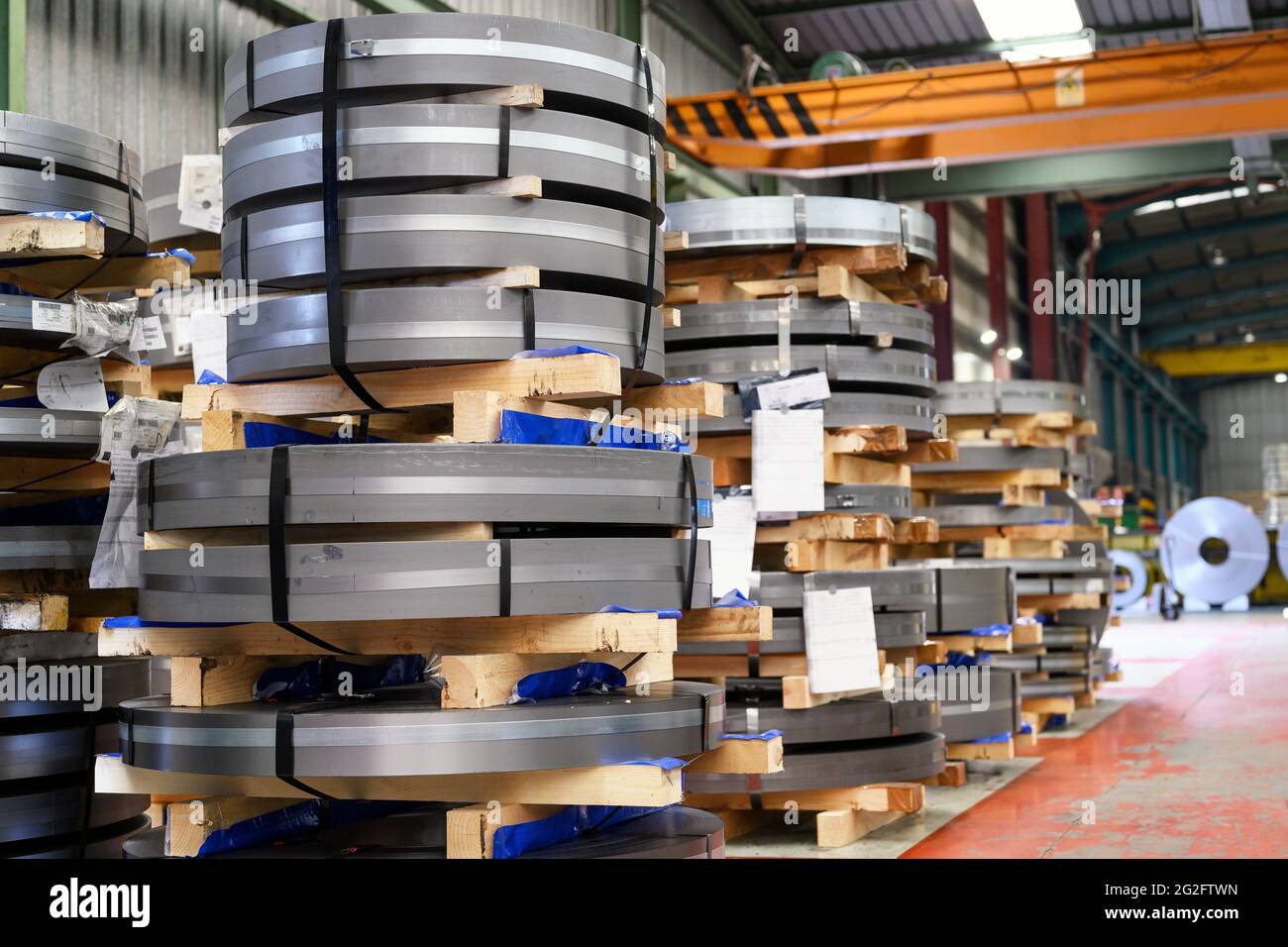 Industrial metal processing hi-res stock photography and images - Alamy