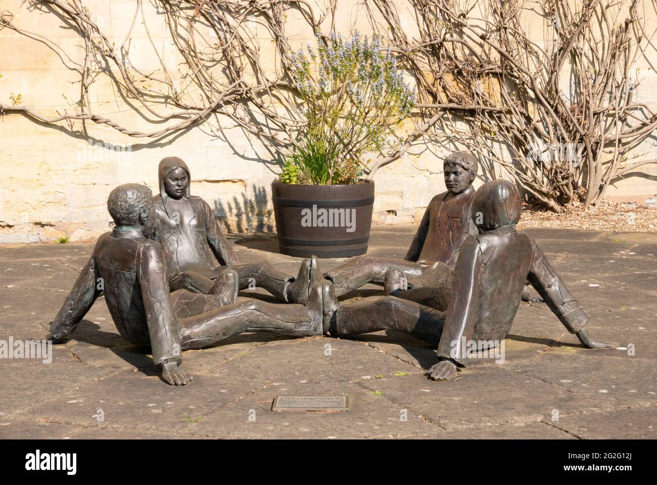 Touching souls statue hi-res stock photography and images - Alamy
