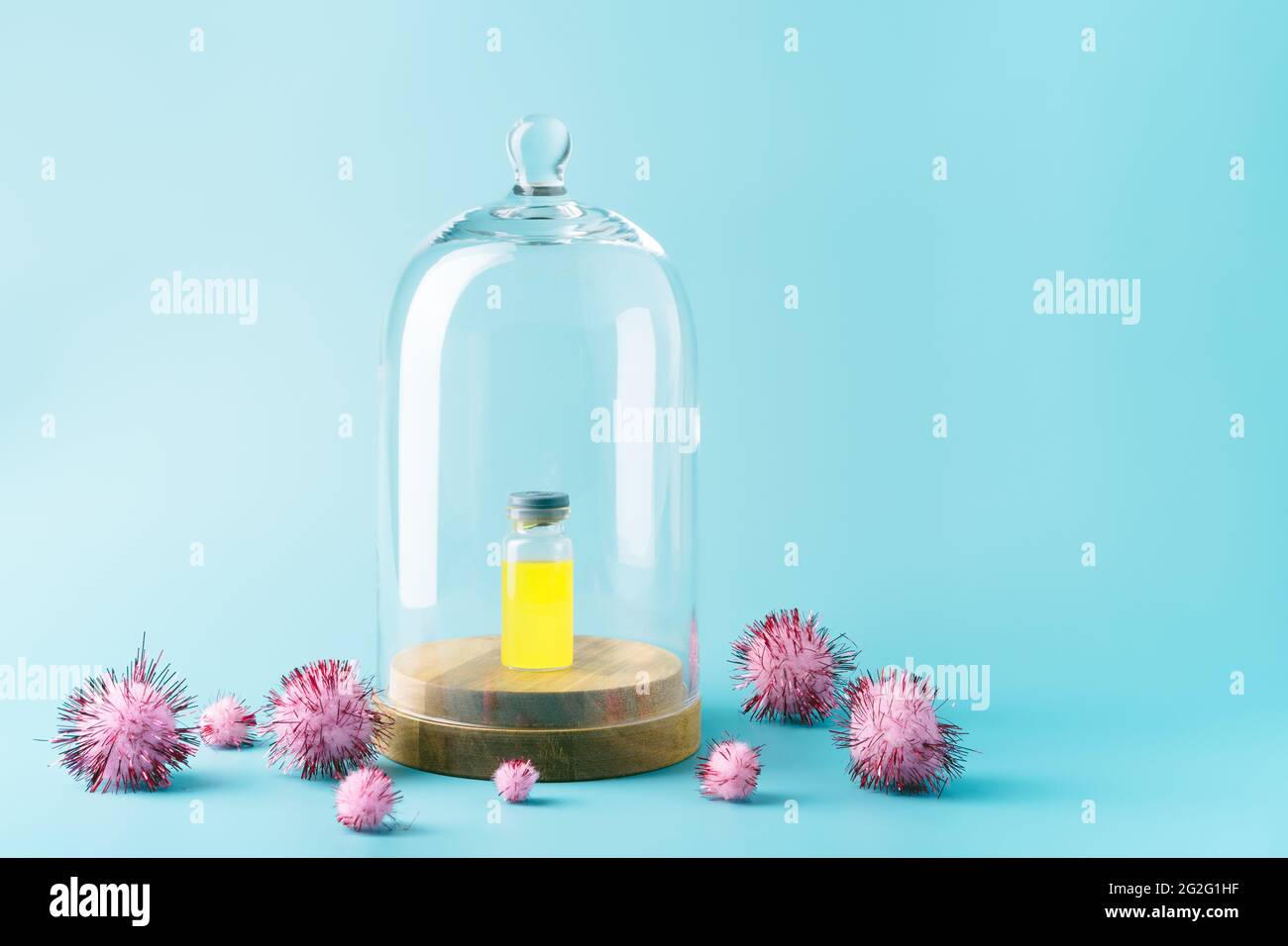 Yellow liquid vial hi-res stock photography and images - Alamy