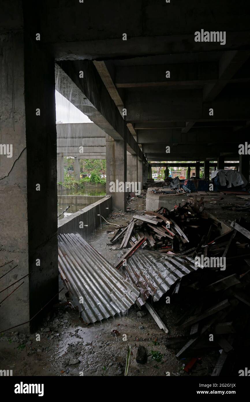 Abandoned car india hi-res stock photography and images - Alamy