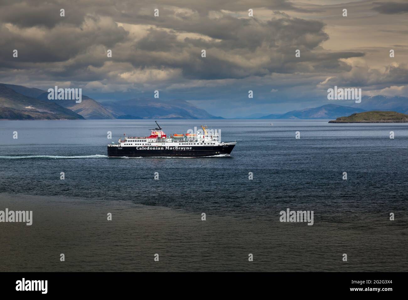 The ferry 'Isle of Mull' belonging to Caledonian MacBrayne ferries ...