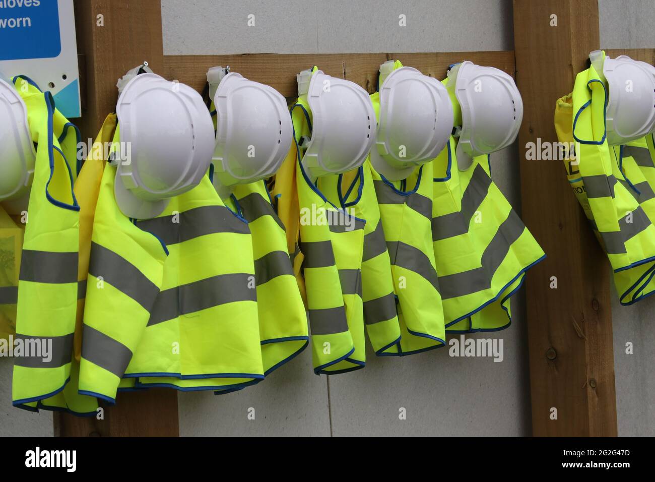 Child high vis hi-res stock photography and images - Alamy