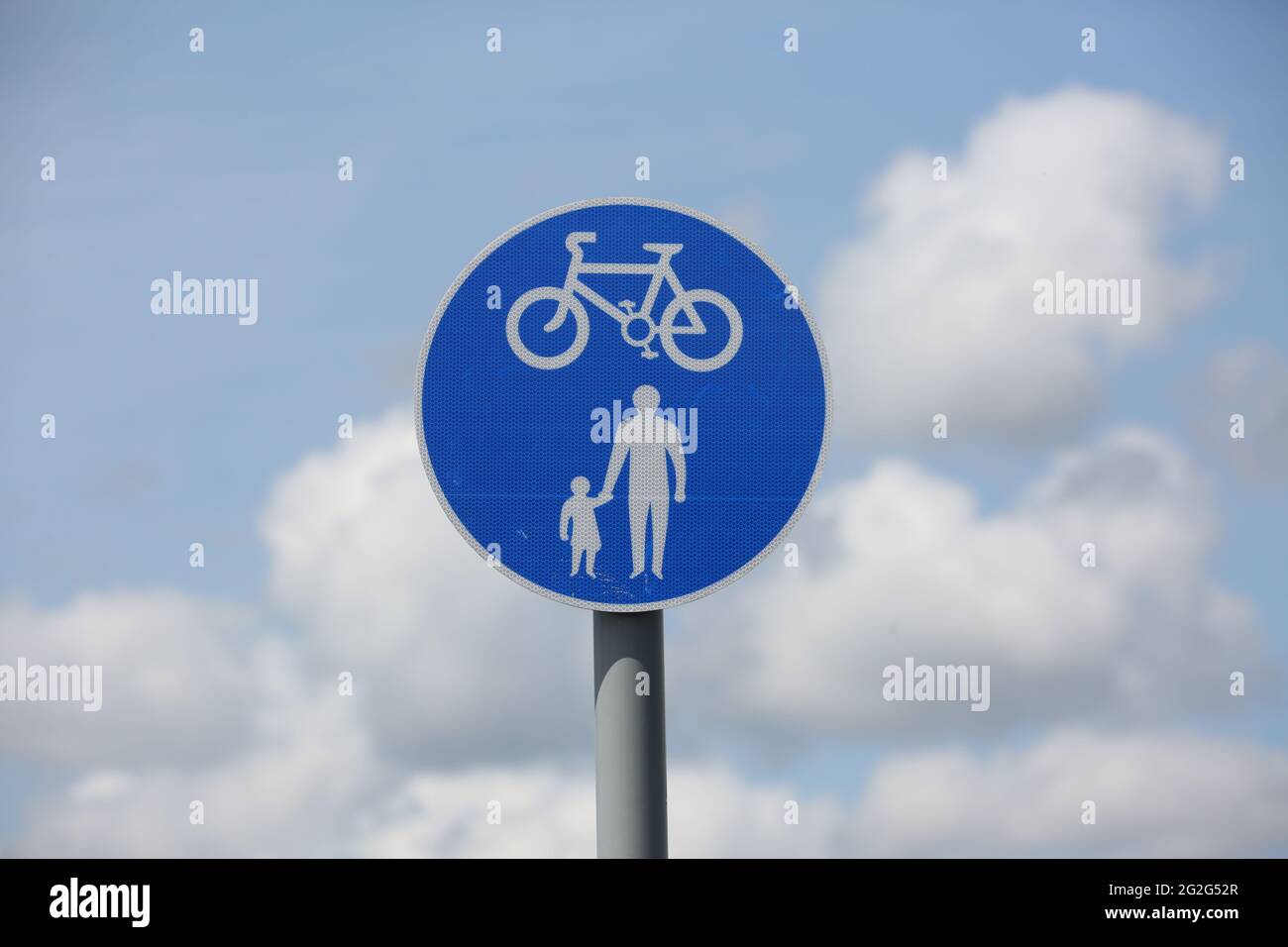 Cycle Pedestrian Route Sign High Resolution Stock Photography and ...