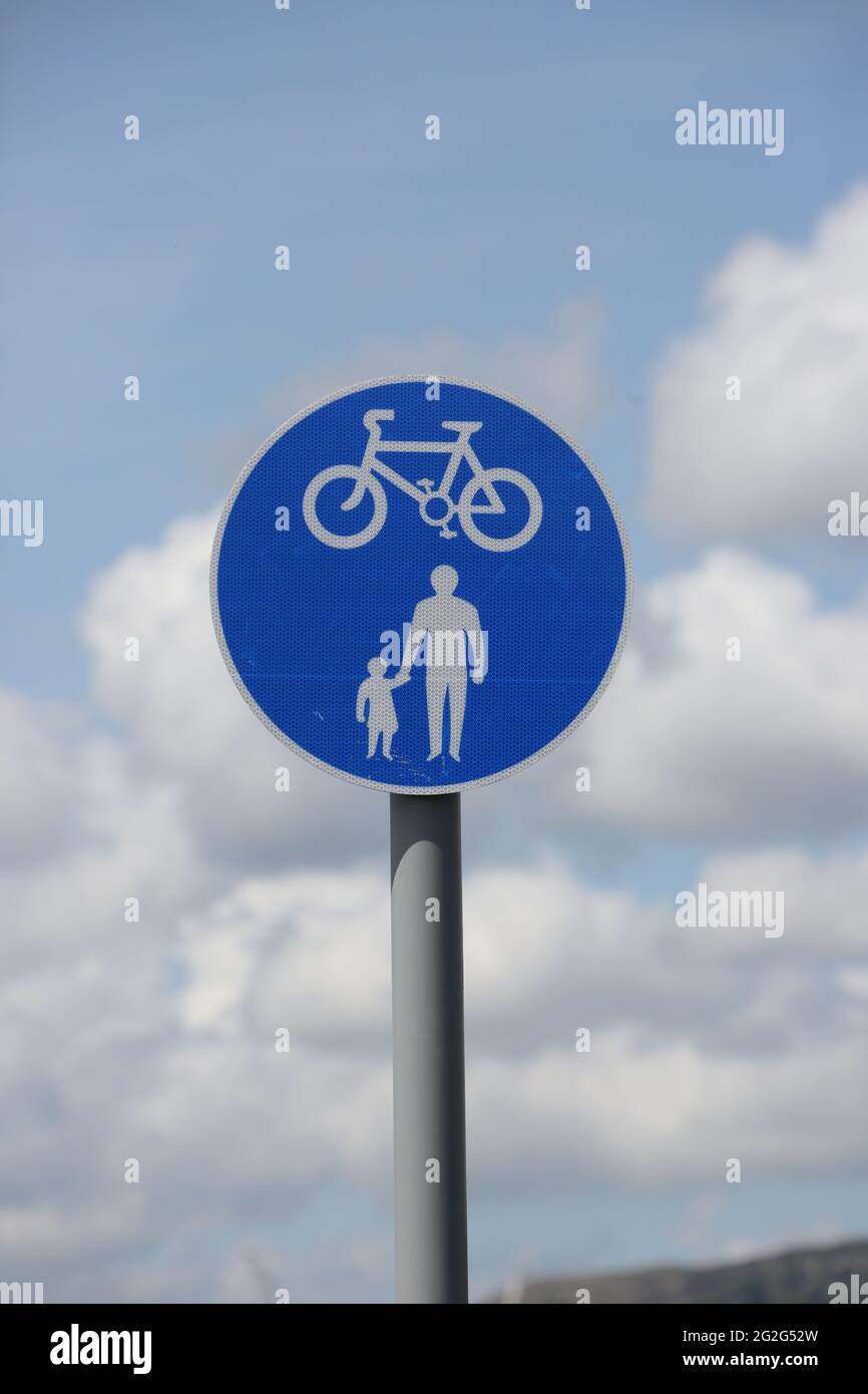 Joint cycle and pedestrian path hi-res stock photography and images - Alamy