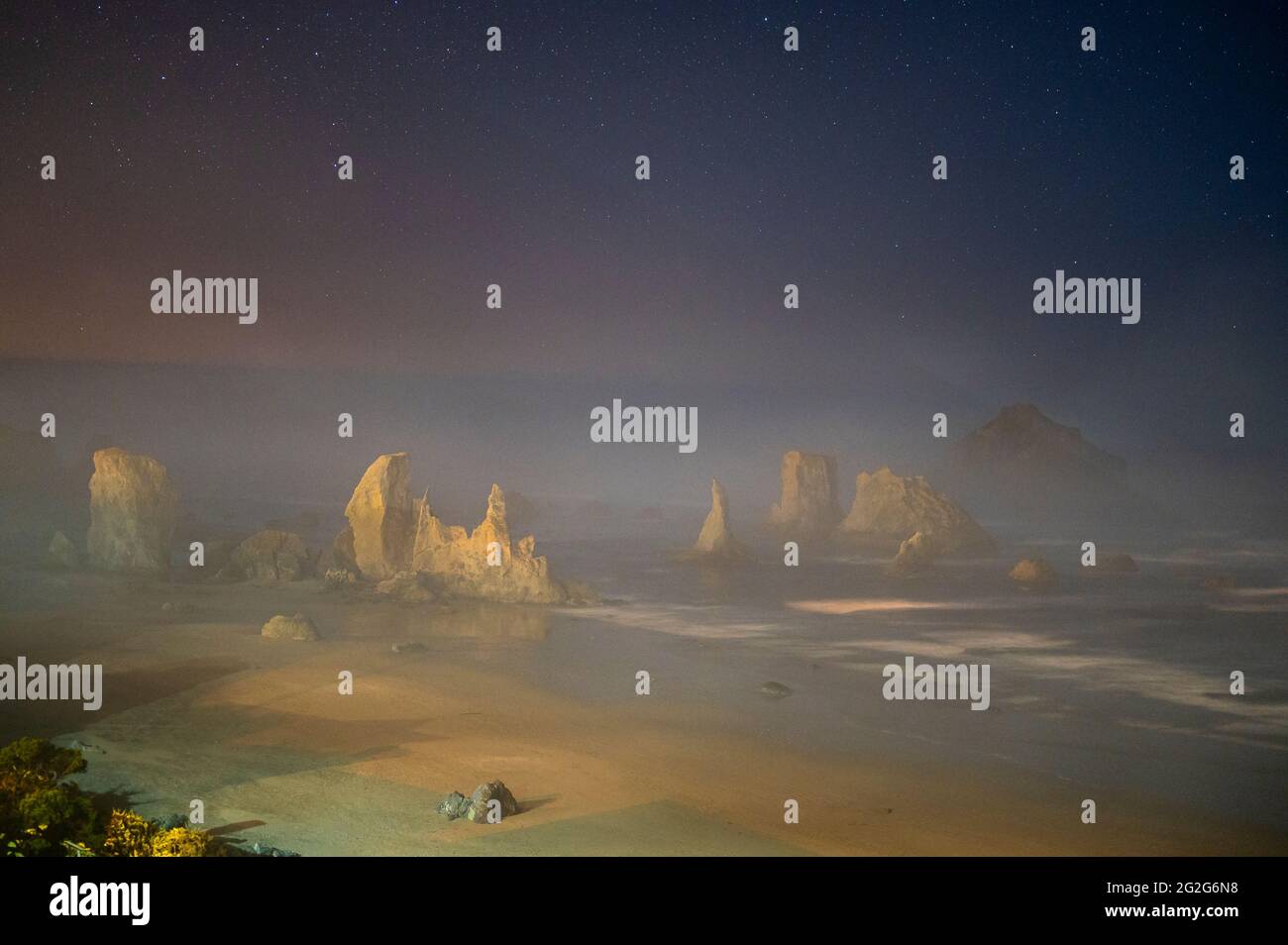Sandy beach on oregon hi-res stock photography and images - Alamy