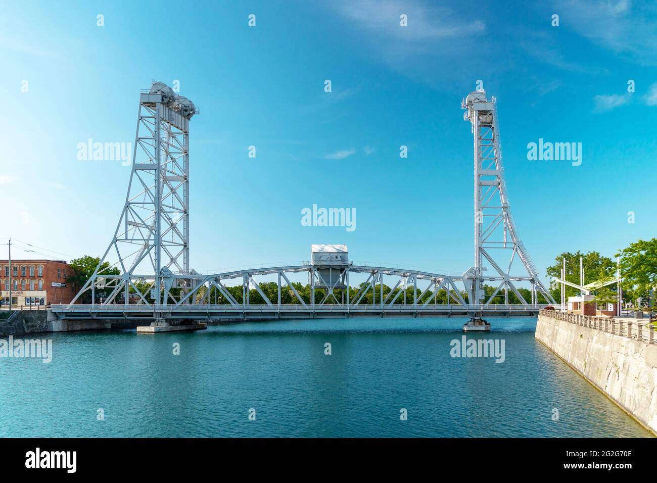 Draw bridge architecture hi-res stock photography and images - Alamy