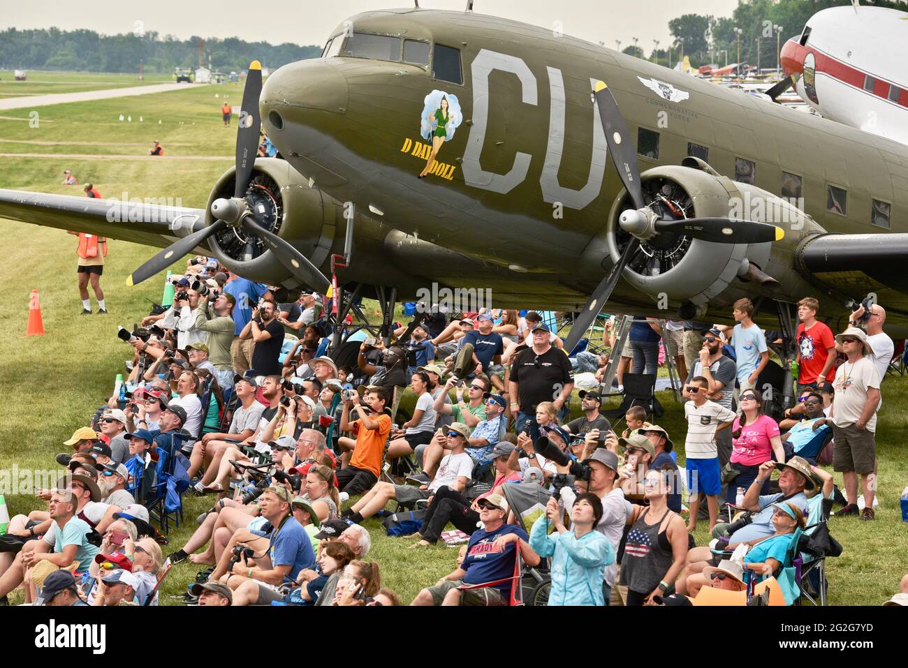 Thousands of aviation enthusiasts gather under Second World War Douglas ...
