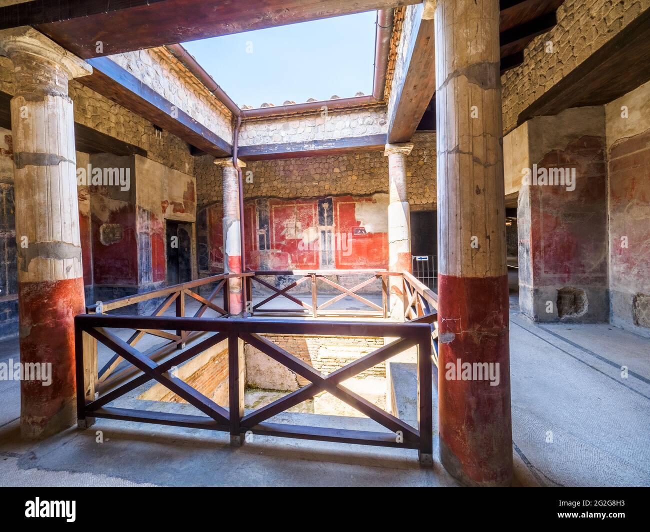 Tetrastyle hi-res stock photography and images - Alamy