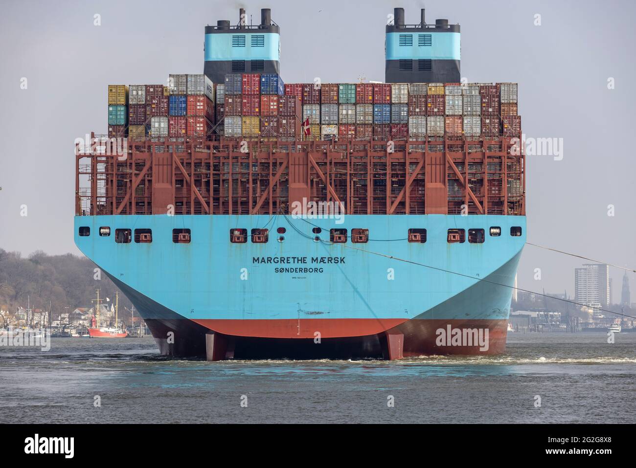 Container ship entering port hi-res stock photography and images - Alamy
