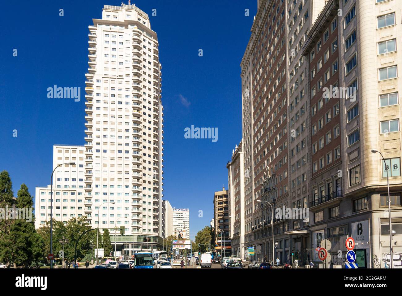 Edificio espana tower hi-res stock photography and images - Alamy