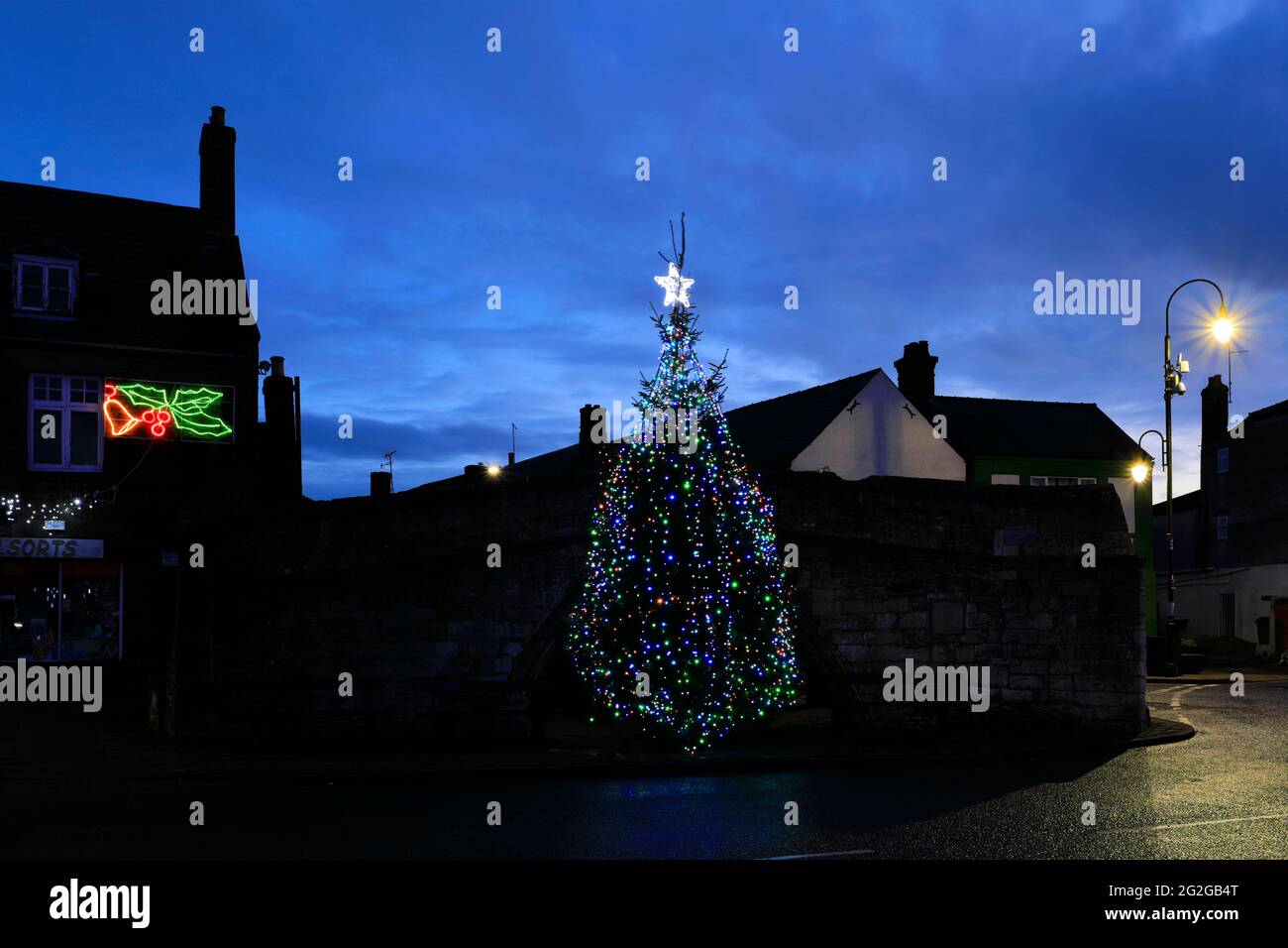 Christmas lights and tree, Trinity Bridge, a 14th Century three-way ...