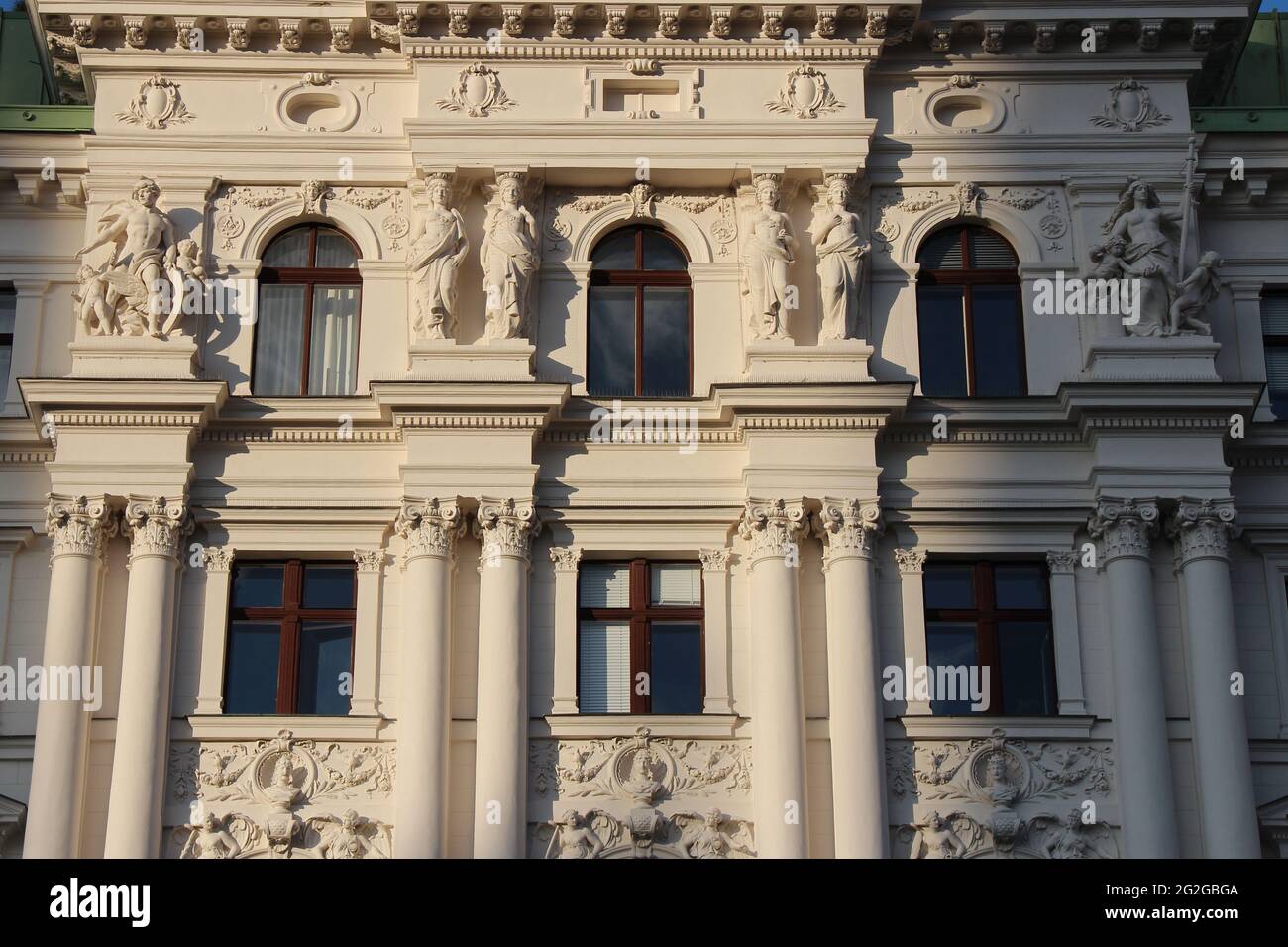 art gallery (kunsthistorisches museum) in vienna (austria Stock Photo ...