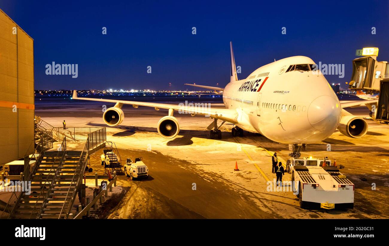 Air France Boeing 747 at Montreal Airport Stock Photo - Alamy