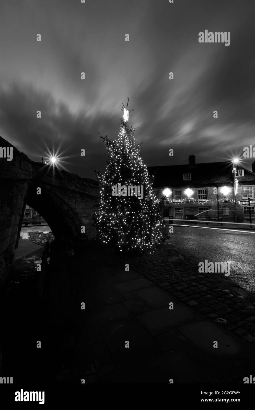 Christmas lights and tree, Trinity Bridge, a 14th Century three-way ...