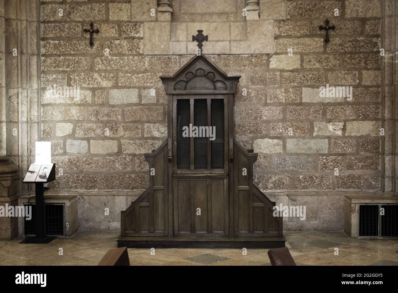 Church confessional hi-res stock photography and images - Alamy