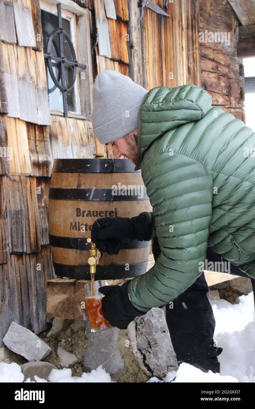 Beer barrel man hi-res stock photography and images - Alamy