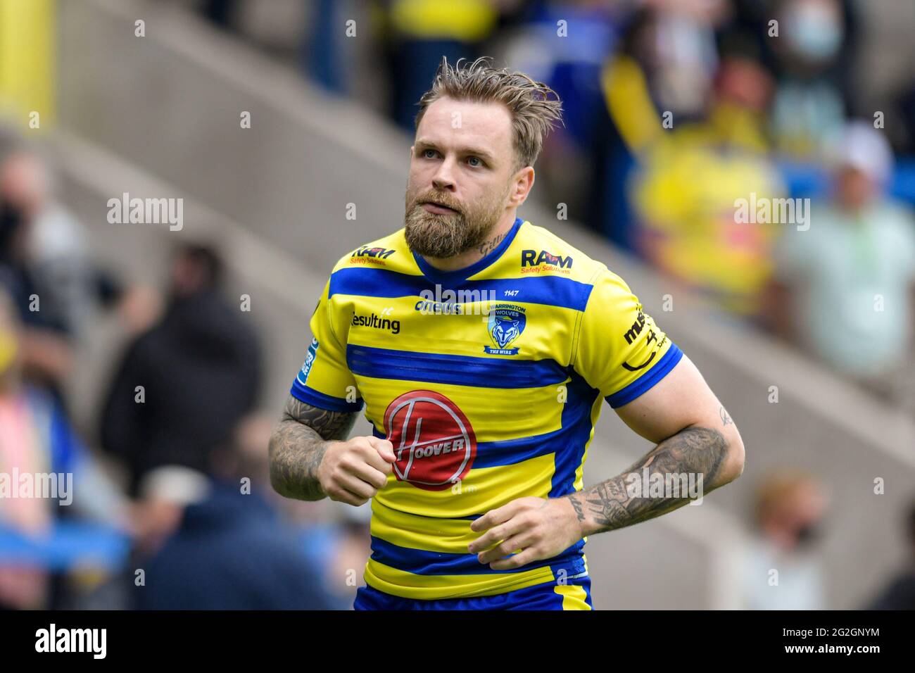 Blake Austin (6) of Warrington Wolves in action Stock Photo - Alamy