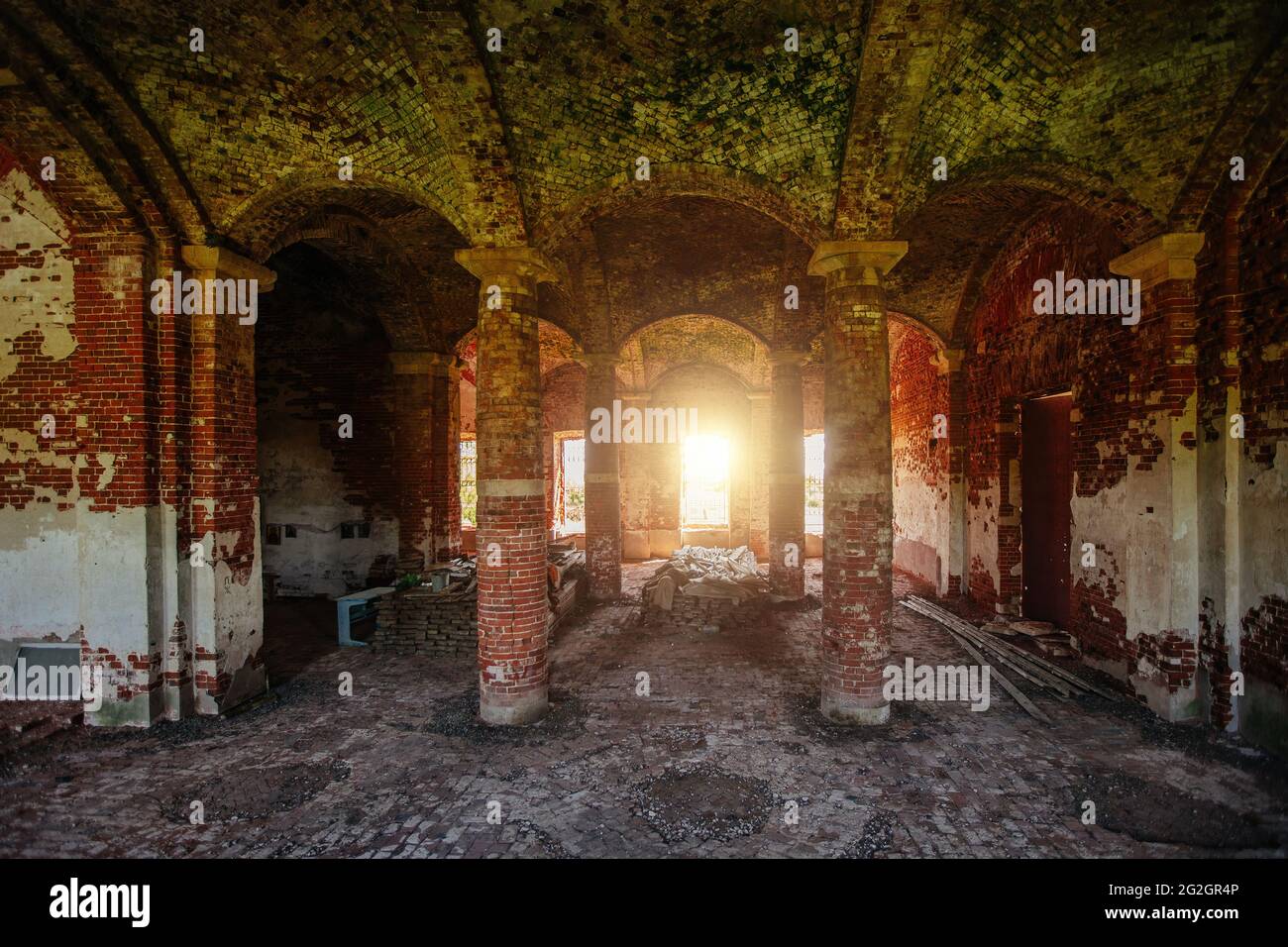 Large ancient vaulted hall with columns at abandoned building Stock ...