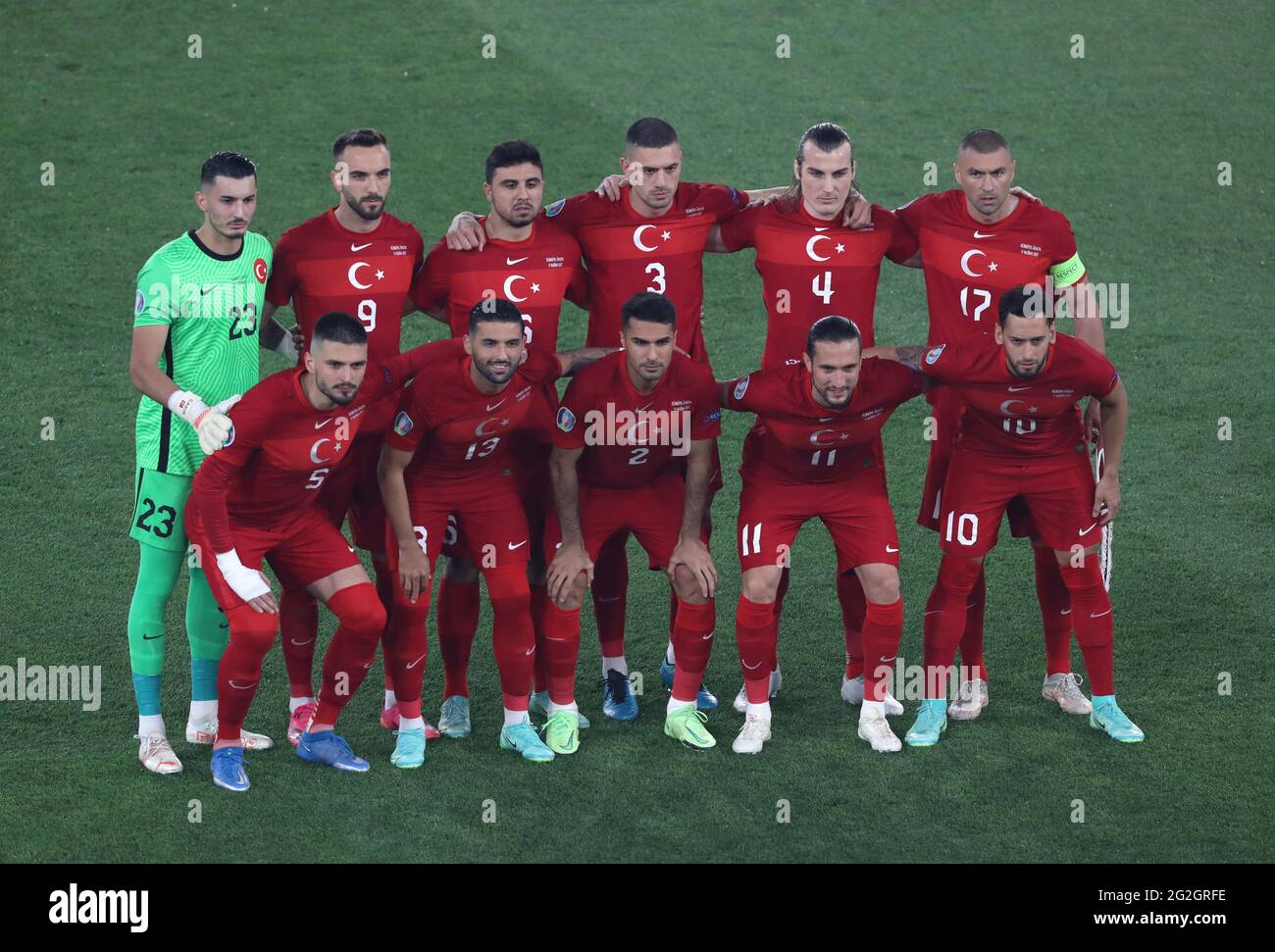 Italy team line up before match hi-res stock photography and images - Alamy