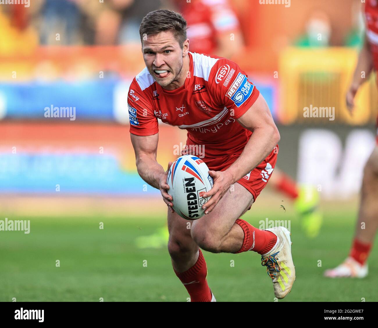 Kingston Upon Hull, UK. 11th June, 2021. Matt Parcell (9) of Hull KR in ...