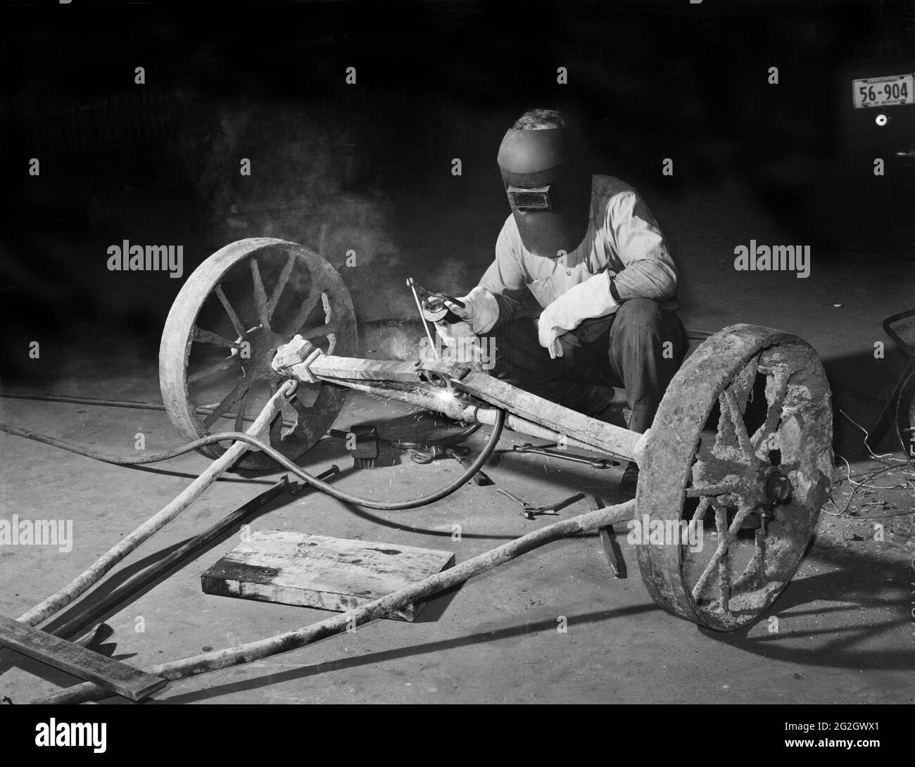 Mechanic farm Black and White Stock Photos & Images - Alamy