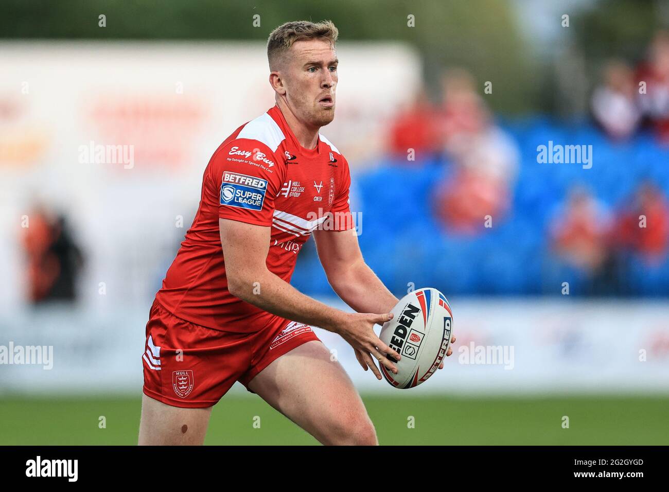 Kingston Upon Hull, UK. 11th June, 2021. Rowan Milnes (25) of Hull KR ...