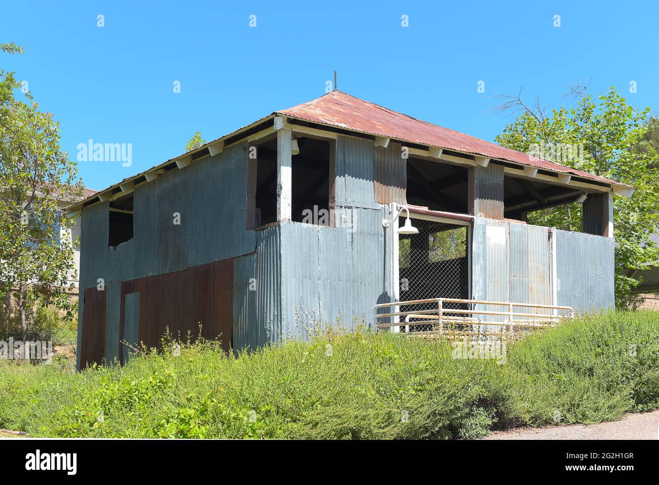 BREA, CALIFORNIA - 9 JUN 2021: The Jack Line Pump Unit Building at the ...