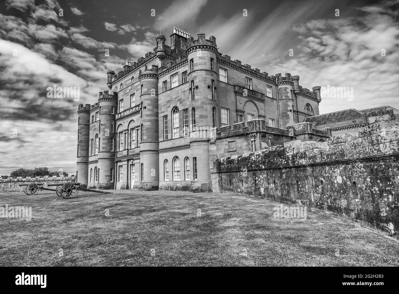Scotland. Culzean Castle main building with Napoleonic era artillery ...
