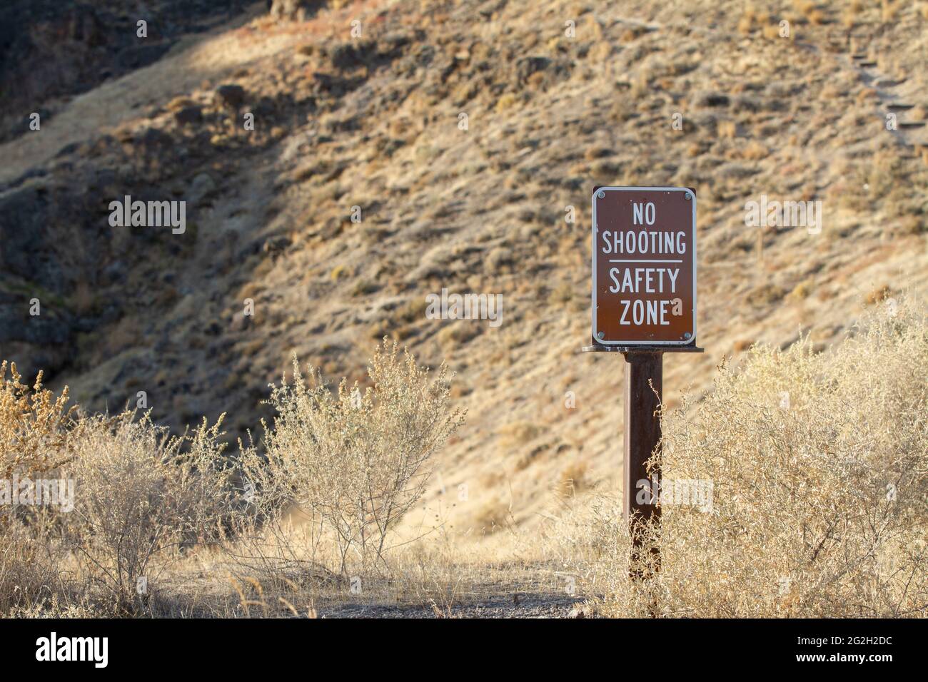 Gun free zone sign hi-res stock photography and images - Alamy