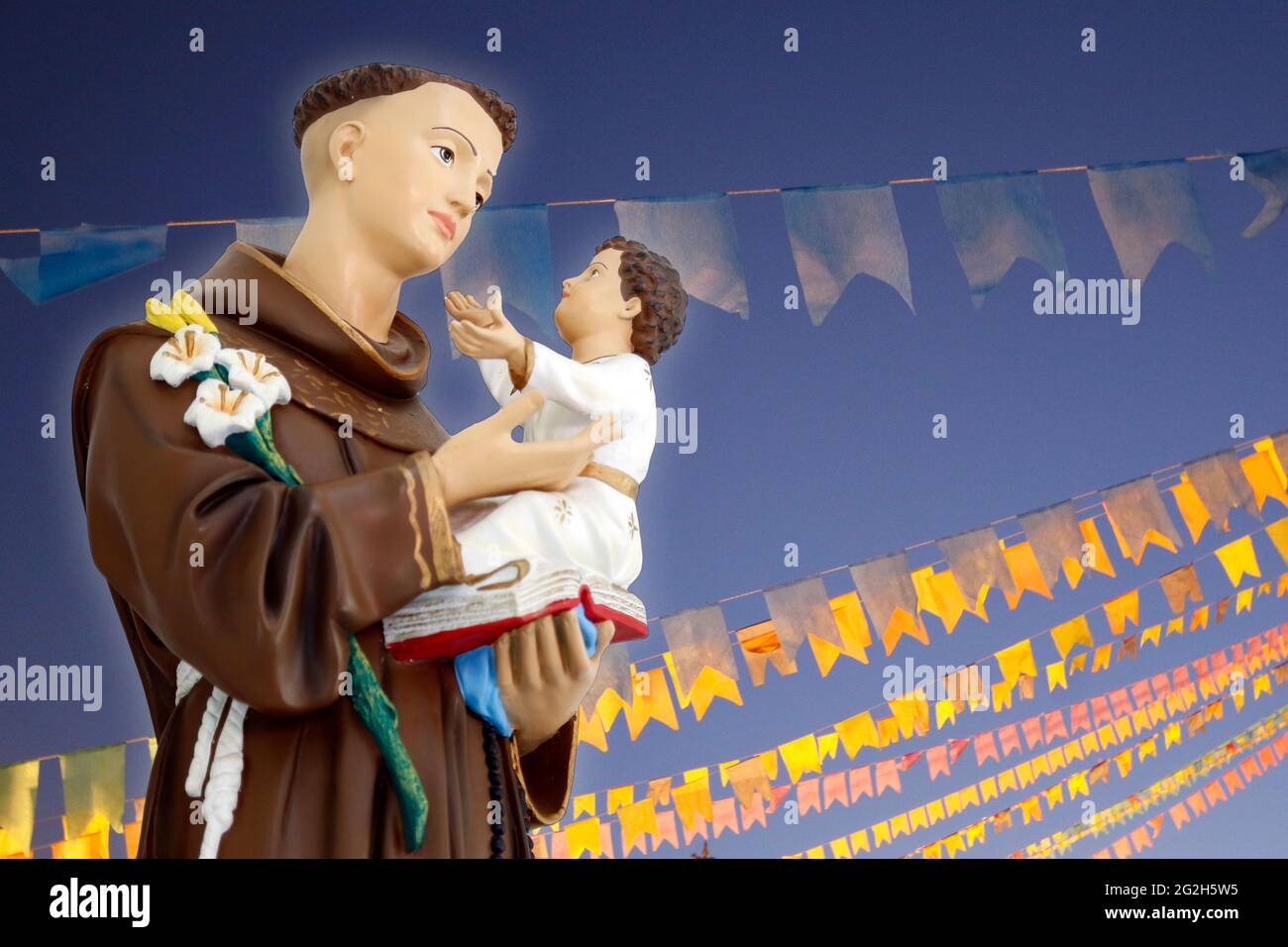 saint Anthony of lisbon or St. Anthony de padua and baby Jesus catholic ...