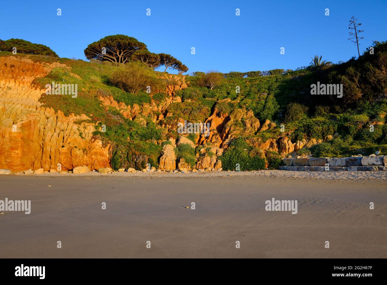 Albufeira coast hi-res stock photography and images - Alamy