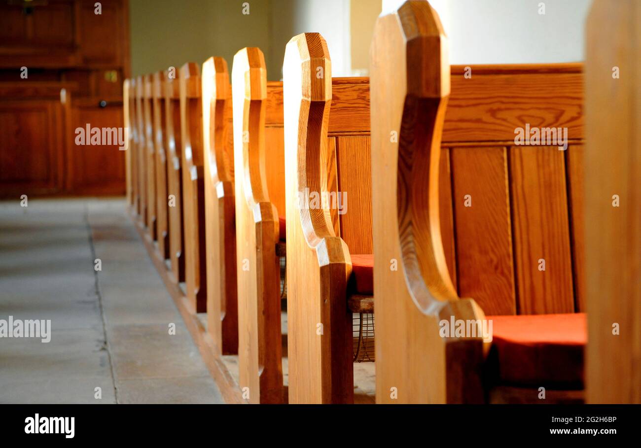 Church pews scotland hi-res stock photography and images - Alamy