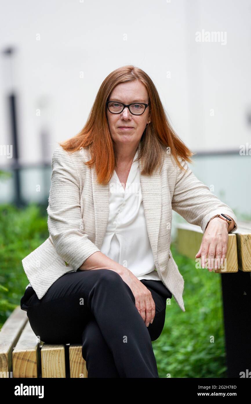 Professor dame sarah gilbert hi-res stock photography and images - Alamy