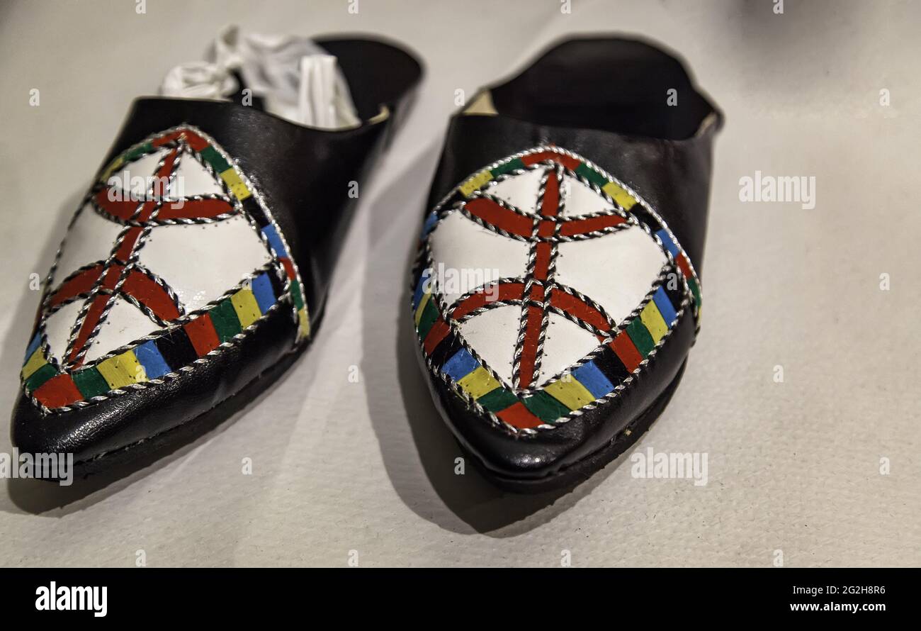 Traditional arabian slippers hi-res stock photography and images - Alamy
