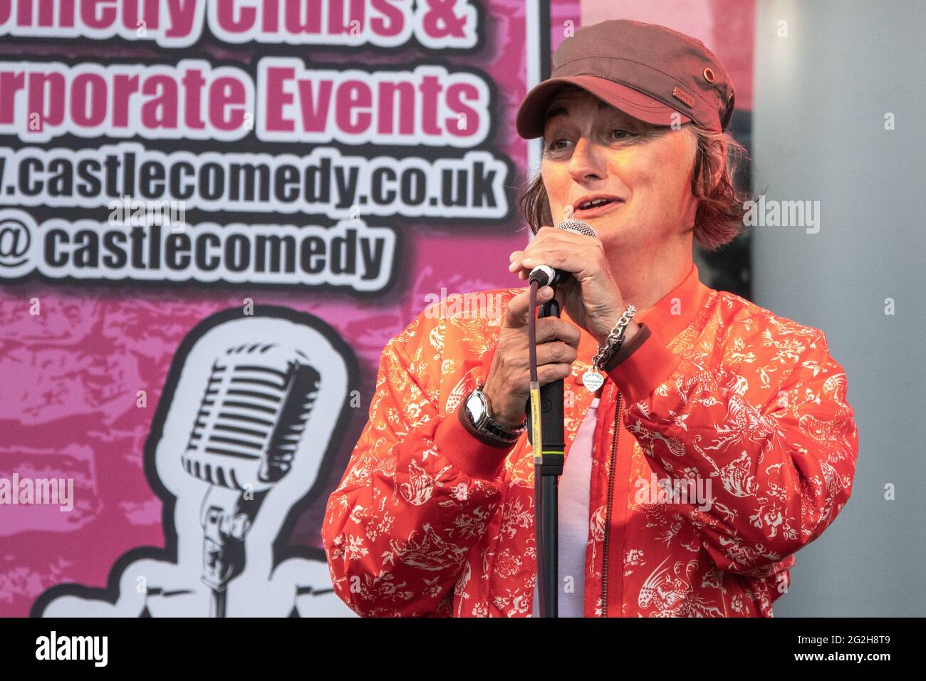 Zoe lyons hi-res stock photography and images - Alamy